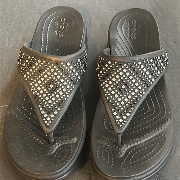 CROCS | Shoes | Crocs Comfort Flipflop Sandals Worn Once Size 9 | Poshmark